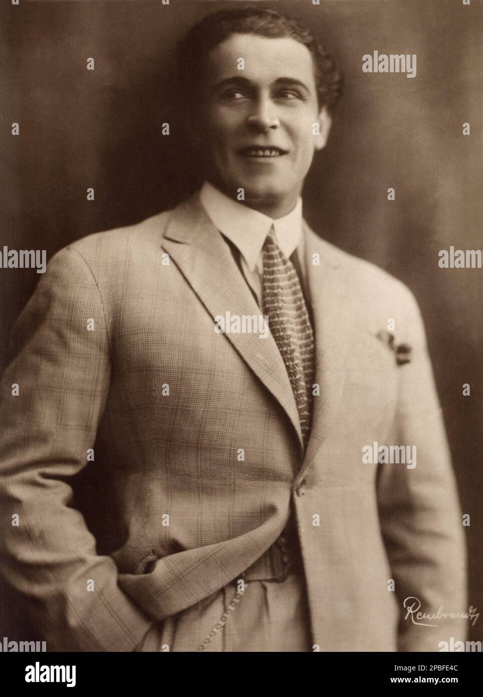 1920 c, ALLEMAGNE : l'acteur italien de cinéma sur écran silencieux ...