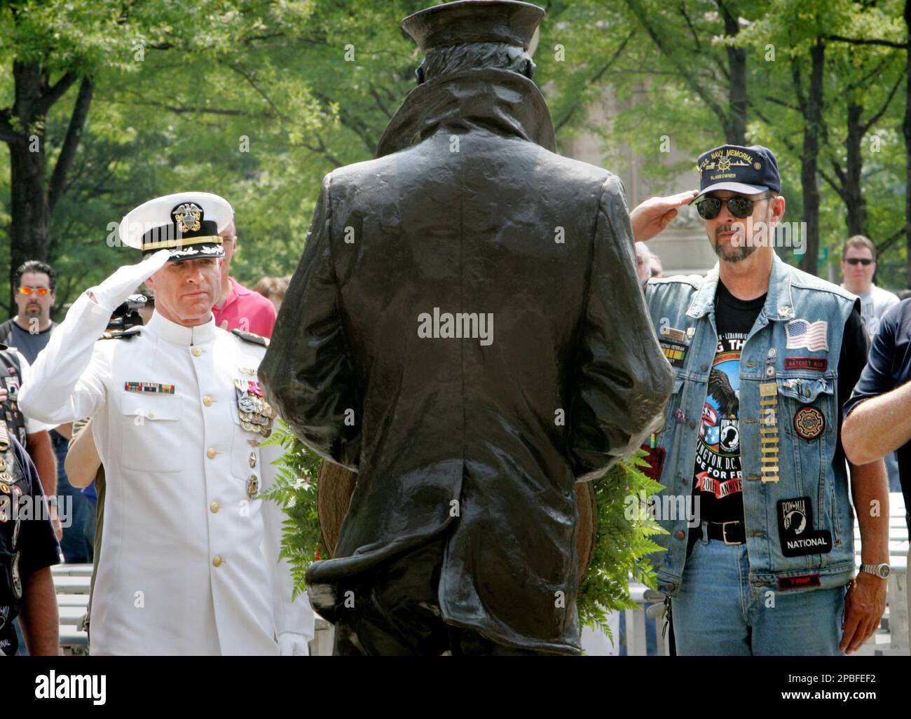 Navy Cmdr. Kirk Lippold, left, former commanding officer of the USS ...