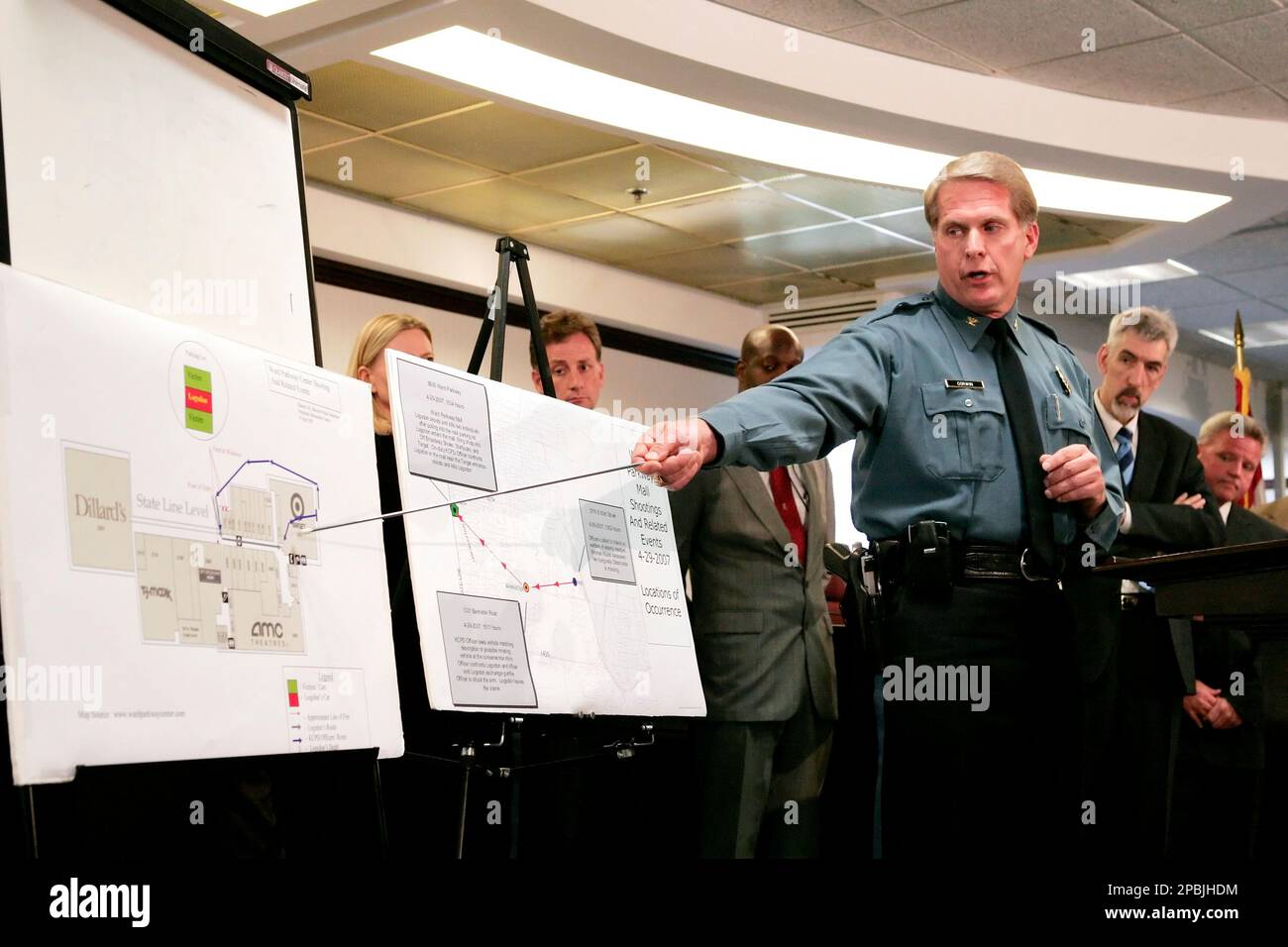 Kansas City, Mo., Police Chief Jim Corwin briefs members of the media ...