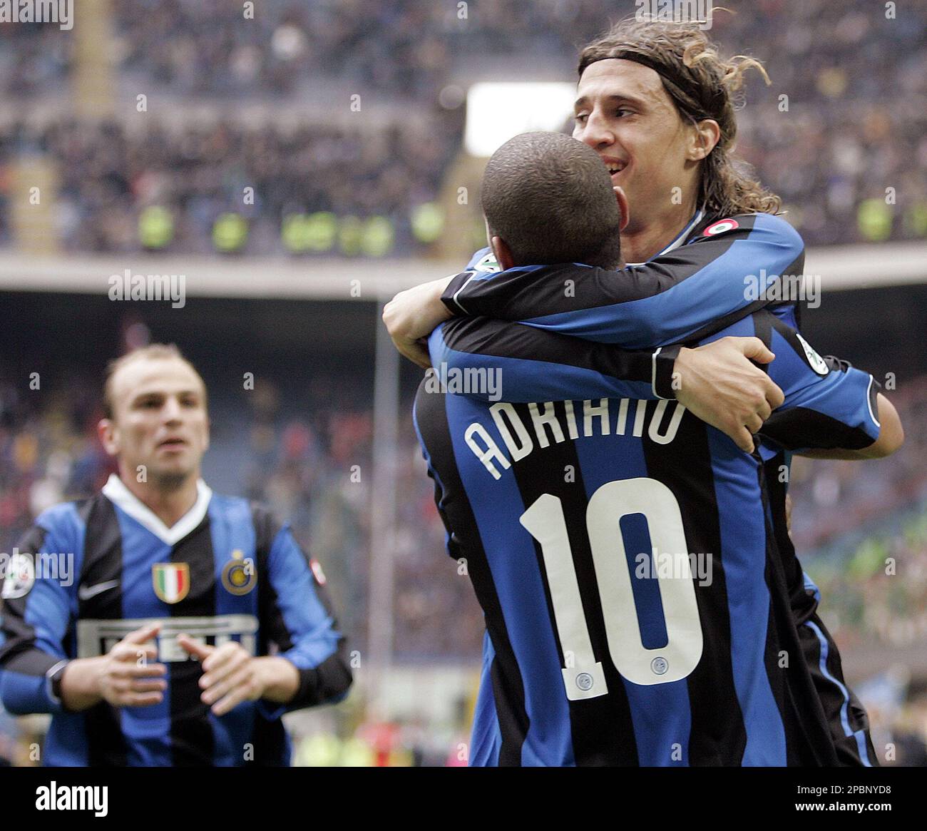 Inter Milan forward Hernan Crespo, right top, of Argentina, celebrates ...