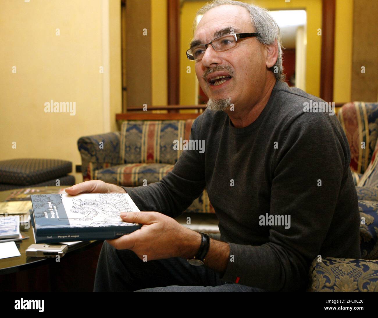Italian-Israeli historian Ariel Toaff holds his book "Pasque di Sangue ...