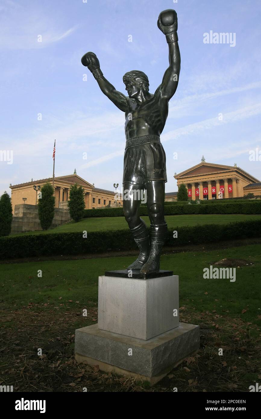 **ARCHIV**Die Bronzestatue von Sylvester Stallone als Boxer Rocky ...