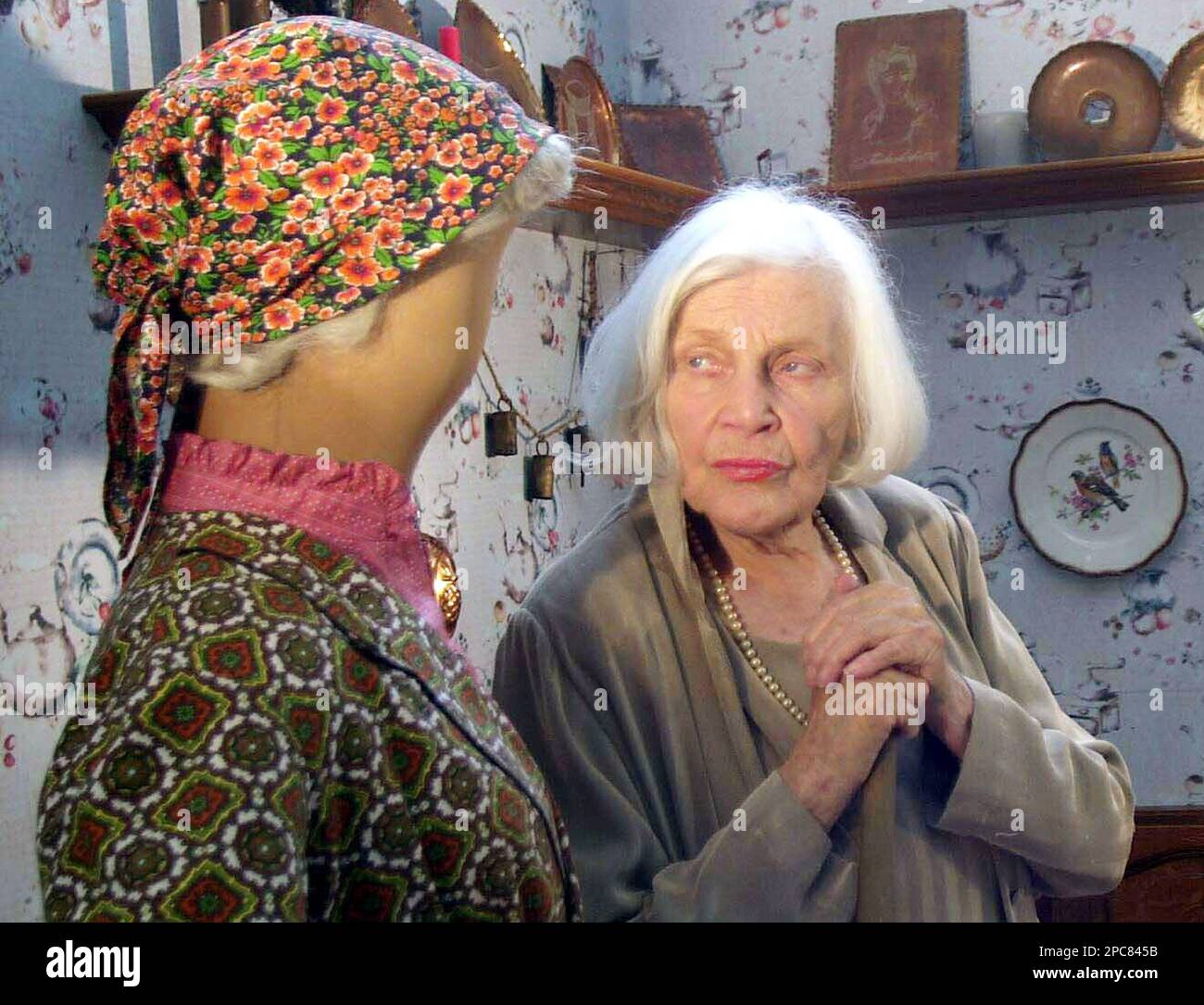 ** ARCHIV ** In der Kueche von Else Kling aus der Fernsehserie ...