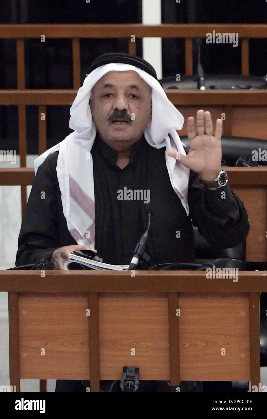 Former Iraqi vice president Taha Yassin Ramadan argues with Chief Judge ...