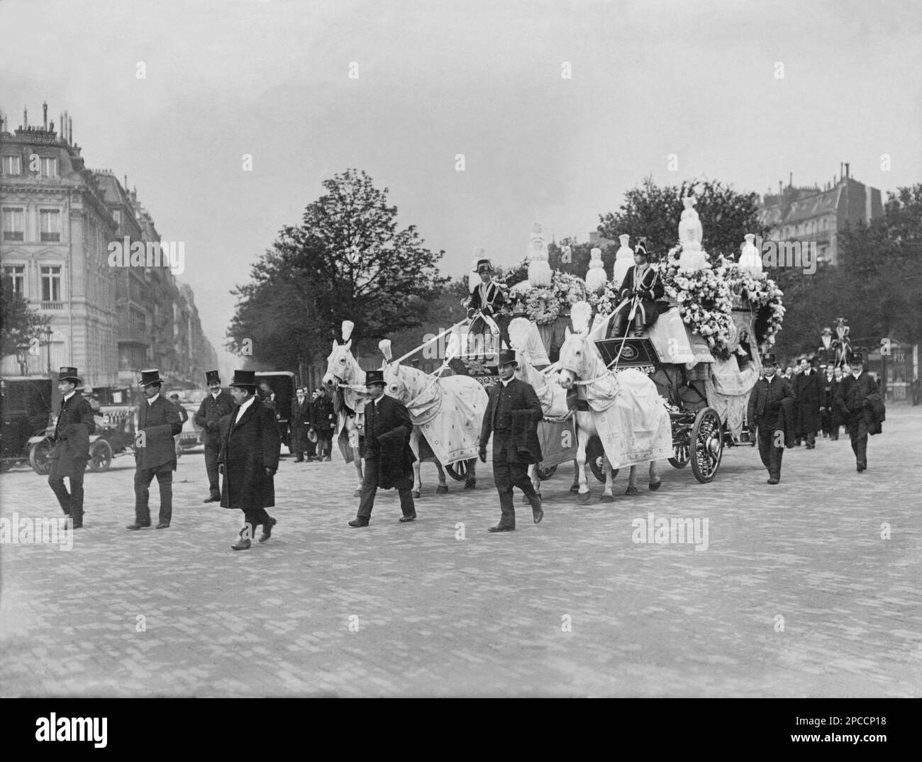 1913 , 5 mai, PARIS , FRANCE : les funérailles des deux enfants d ...