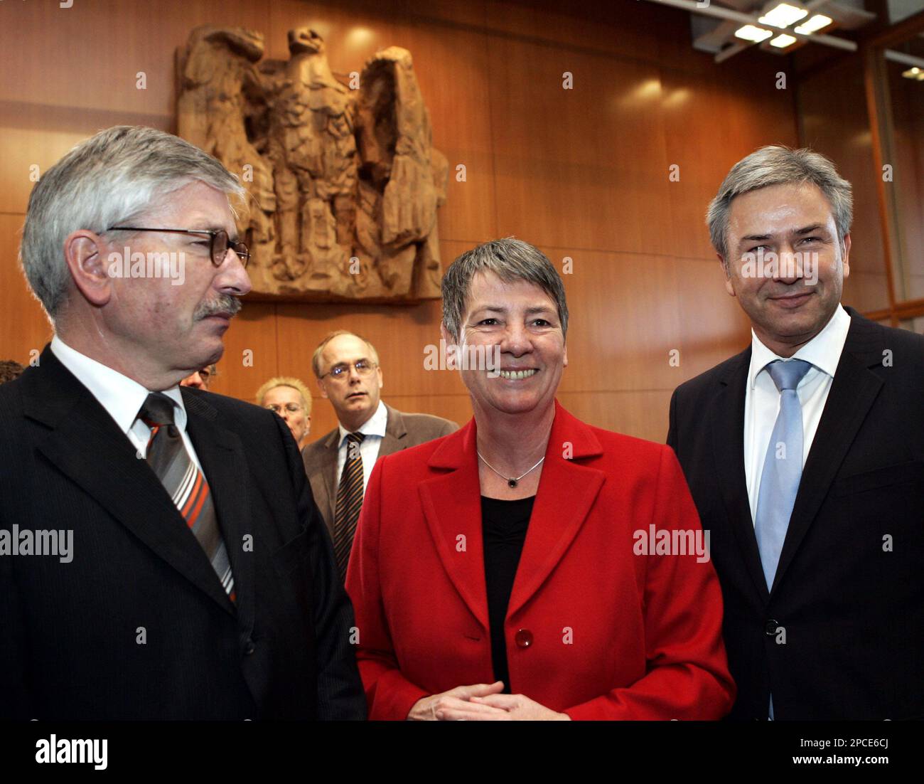 Thilo Sarrazin, Berlins Senator fuer Finanzen, Barbara Hendricks ...