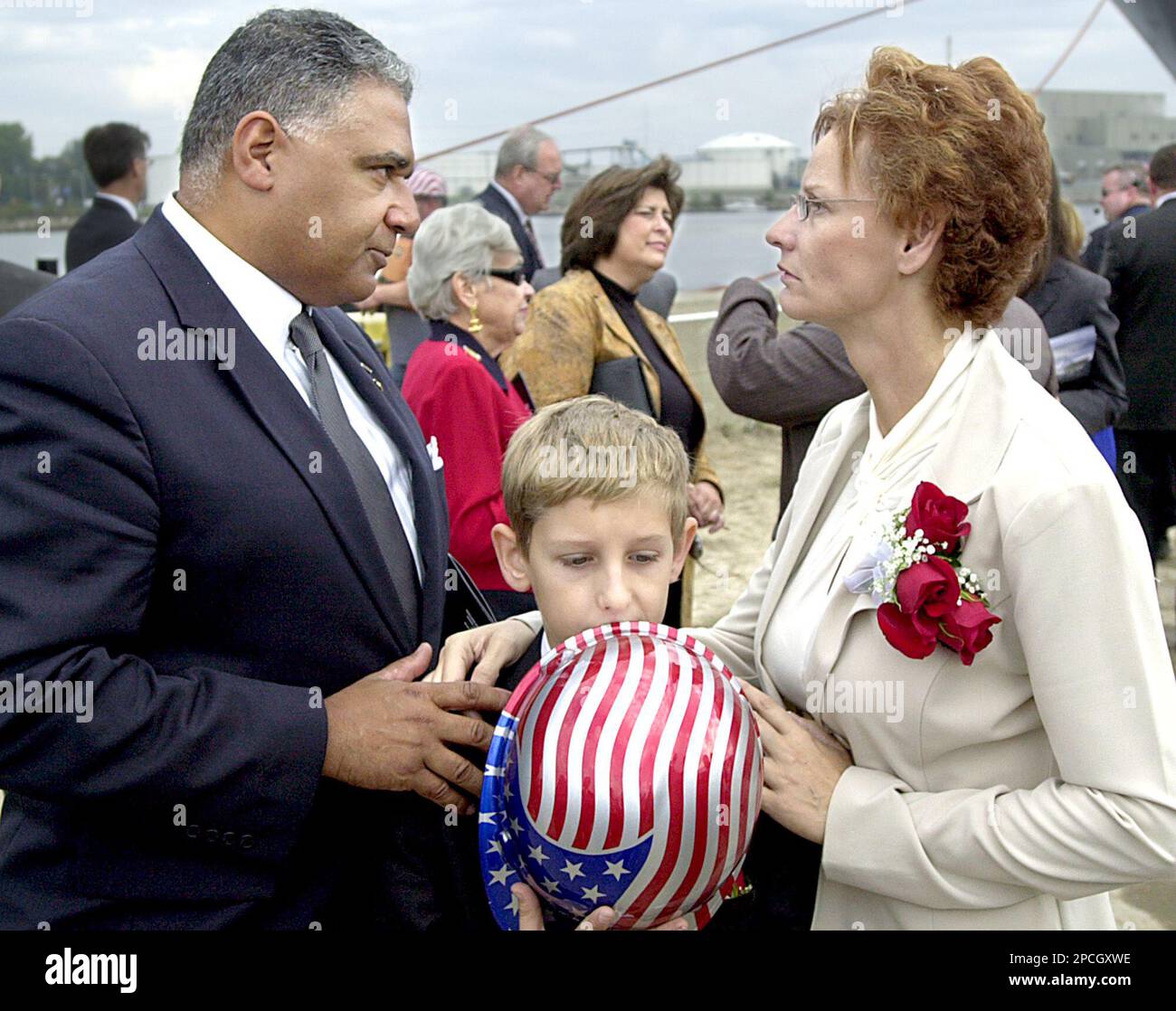 Birgit Smith, the widow of Sgt. 1st Class Paul Ray Smith, talks with Al ...