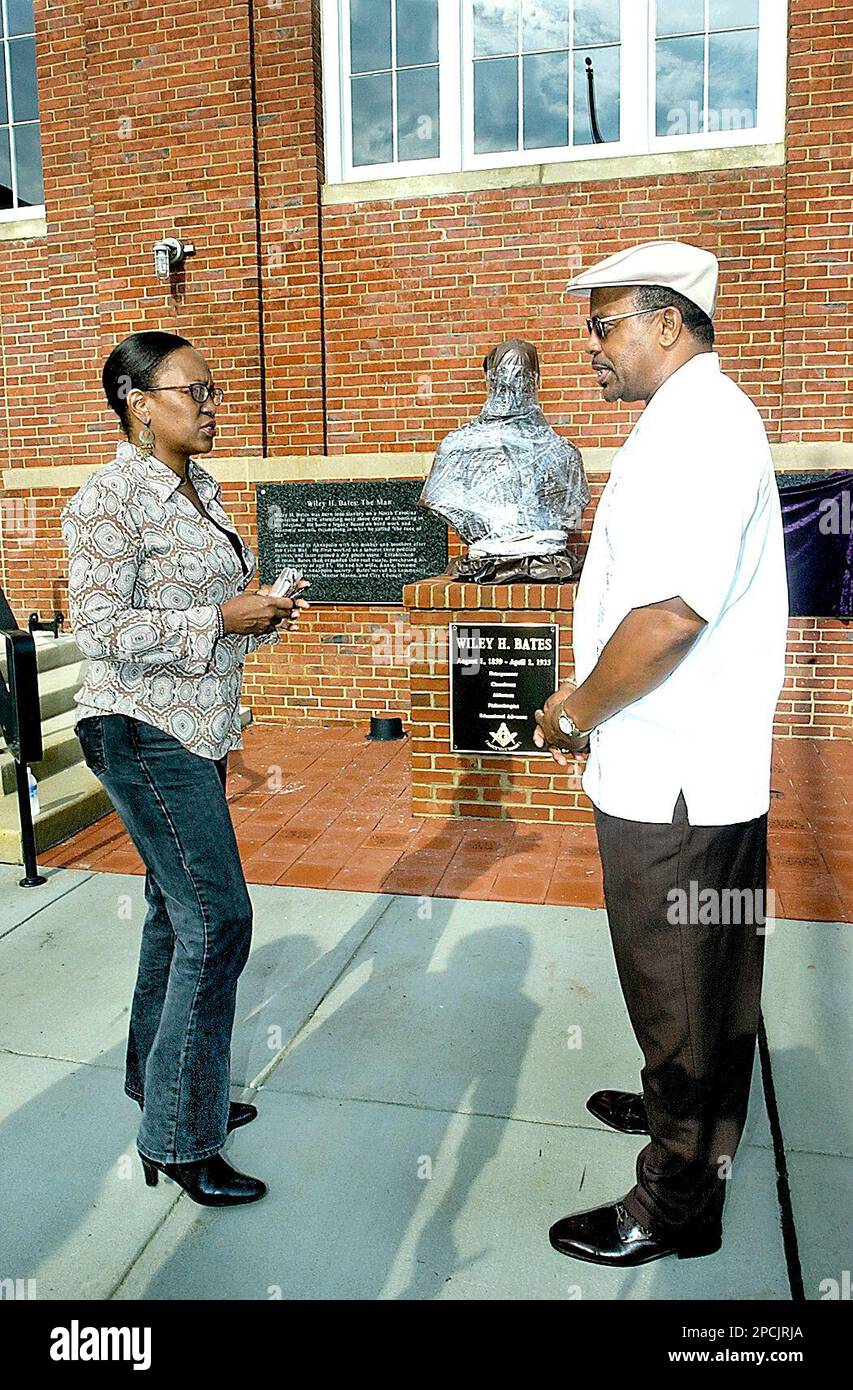 Janice Hayes-Williams, of Annapolis, Md., and Gregory Daniels, of ...