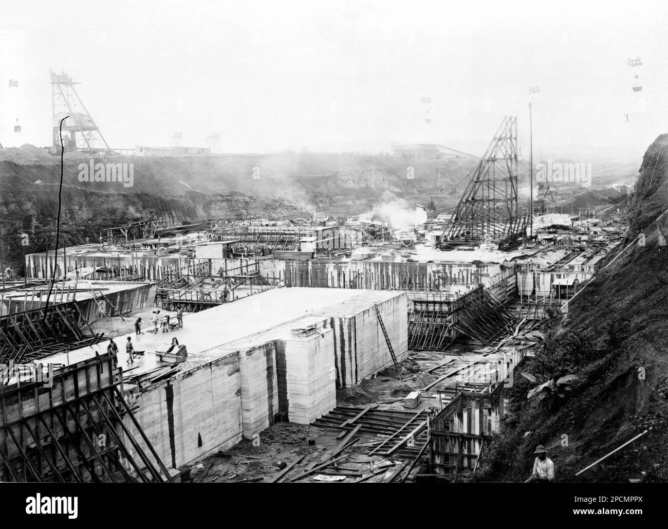 PANAMA : Construction de béton au site de Gatun Lock, Canal de Panama ...