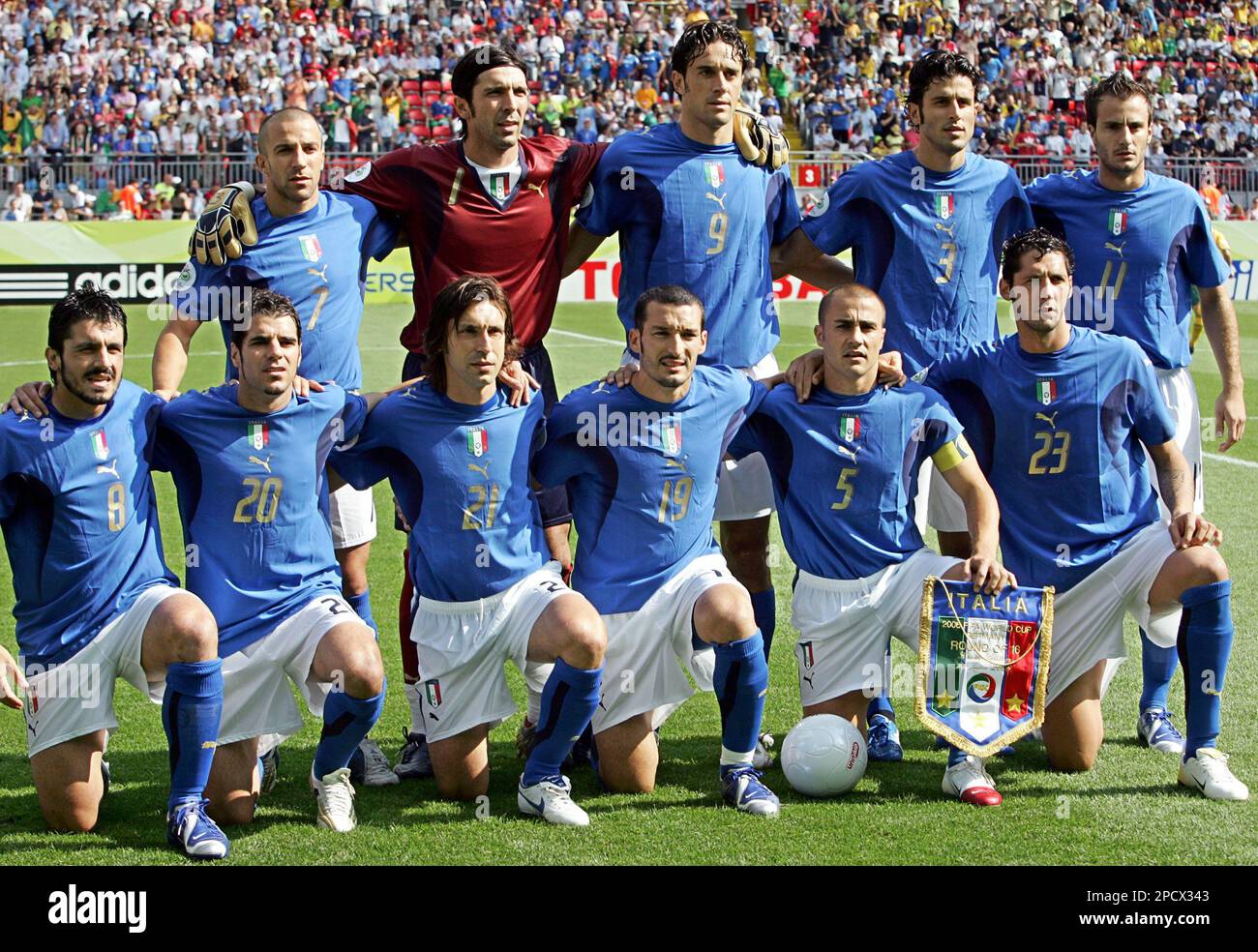 The Italian national team pose prior to the Australia vs Italy Round of ...
