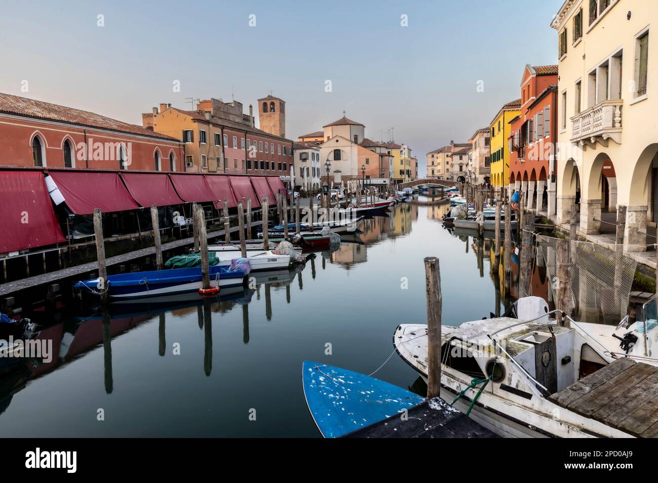 Chioggia,Vénétie,Italie, 05 mars 2023 : Chioggia paysage urbain dans la lagune de Venise avec ...