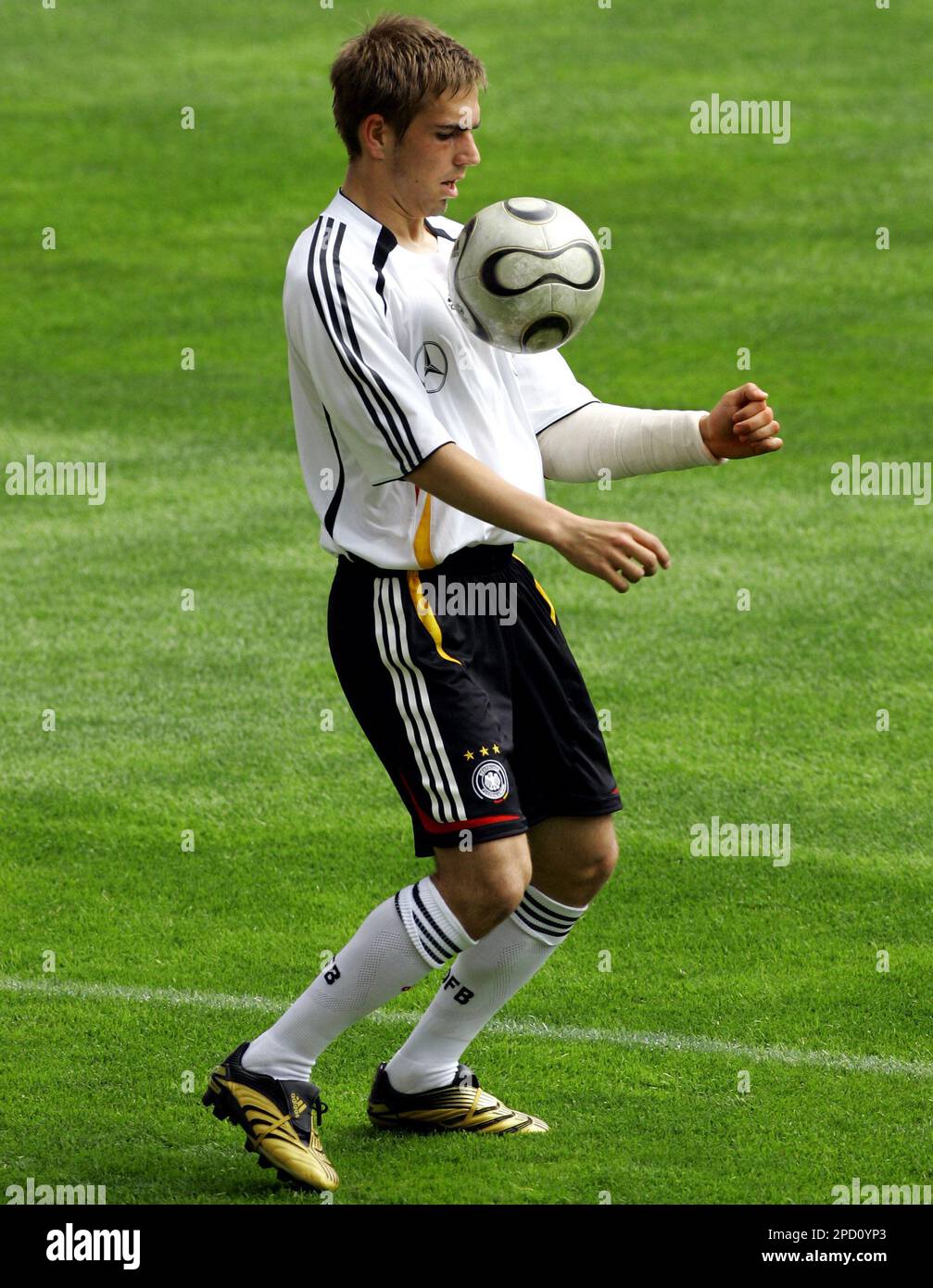 ** ARCHIV ** Fussball-Nationalspieler Philipp Lahm, der nach einer ...