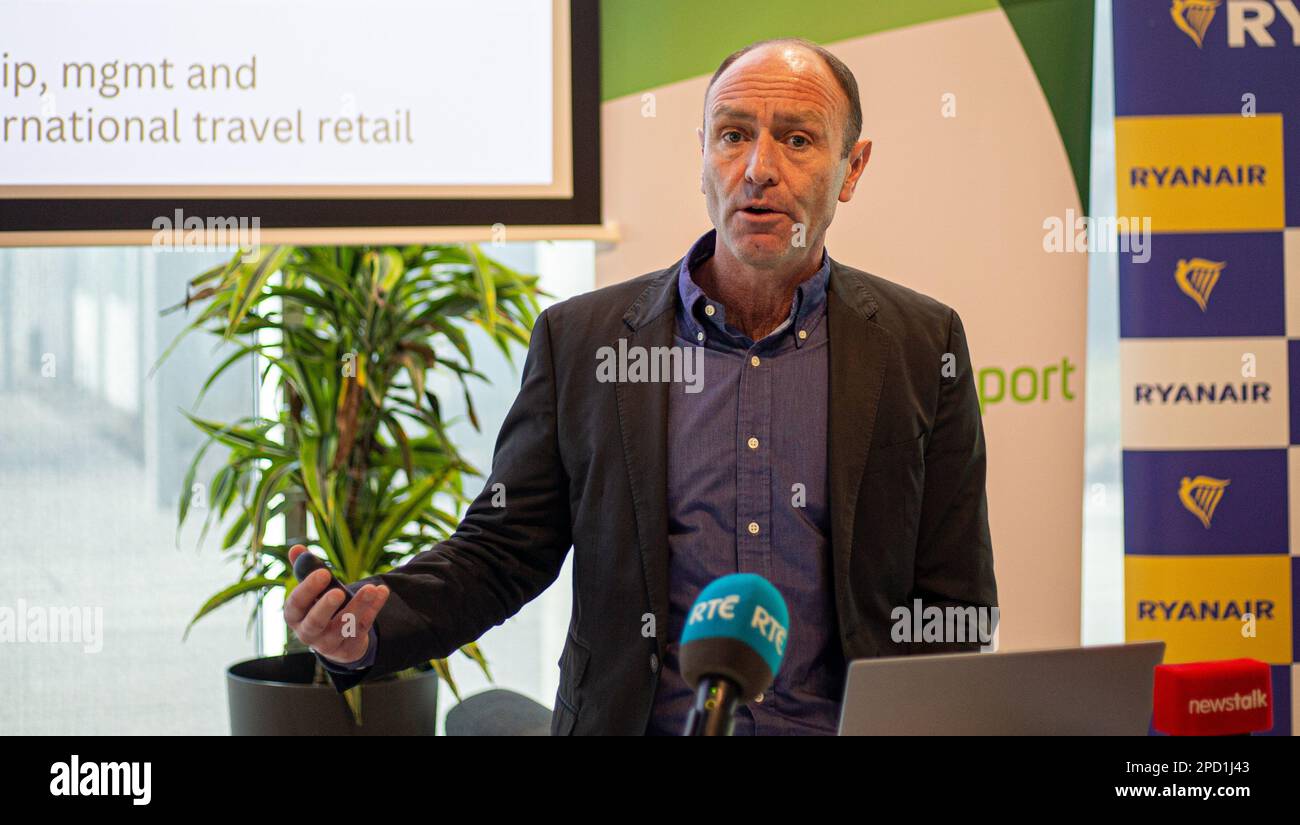 Kenny Jacobs, directeur général de l'Administration aéroportuaire de ...