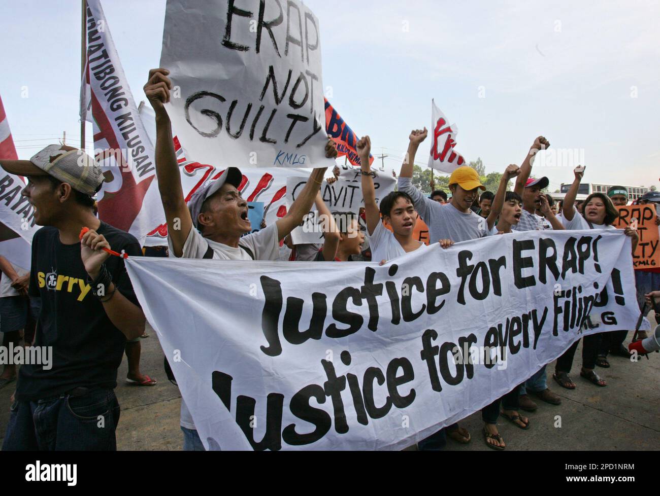 Supporters of ousted Philippine President Joseph "Erap" Estrada shout ...
