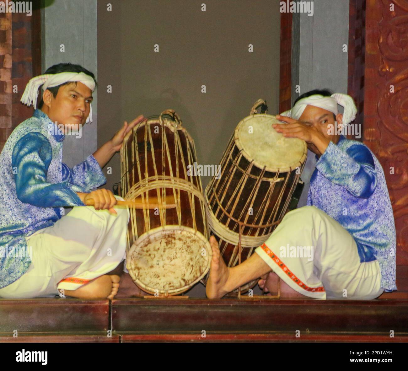 Danses traditionnelles et instruments de musique Banque de ...