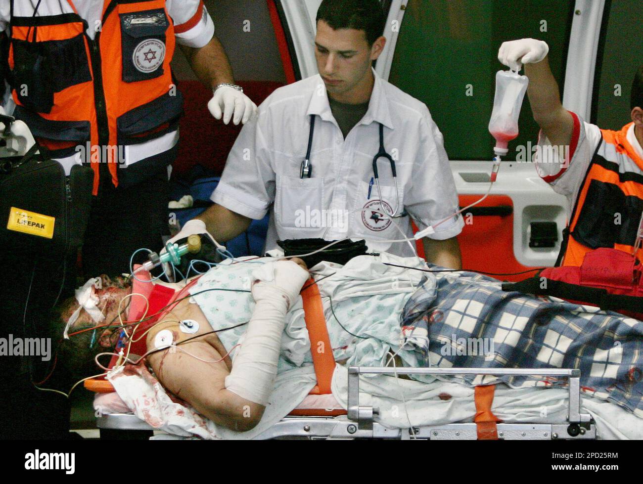 ** ALTERNATIVE CROP ** Palestinian intelligence chief Tareq Abu Rajab ...