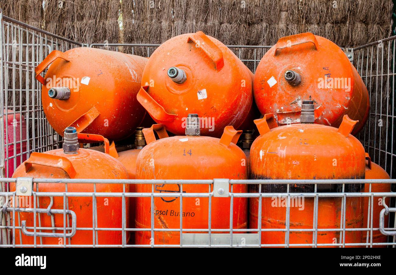 Recyclage de bouteilles de gaz butane Banque de photographies et d ...