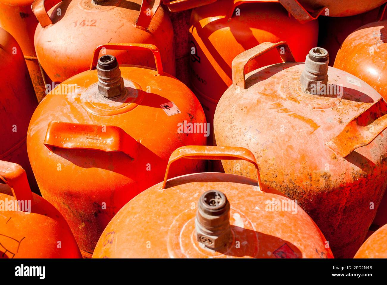 Recyclage de bouteilles de gaz butane Banque de photographies et d ...