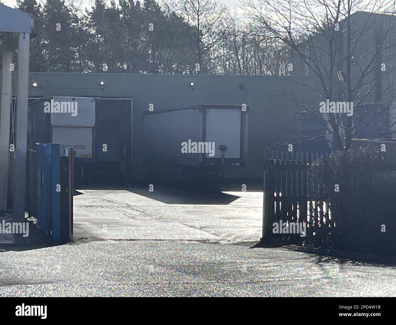 Une vue générale des remorques garées à SW Group Logistics à Stafford ...