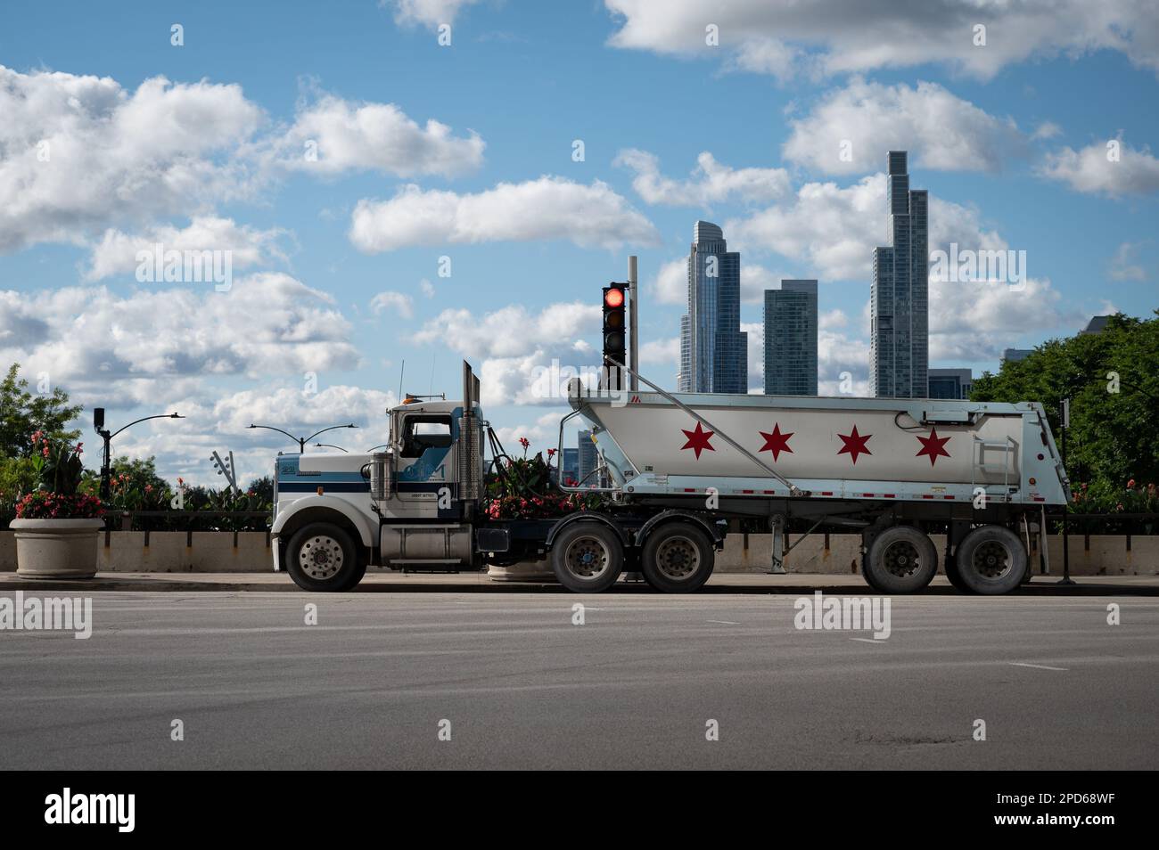 Vintage long nose kenworth truck Banque de photographies et d’images à ...