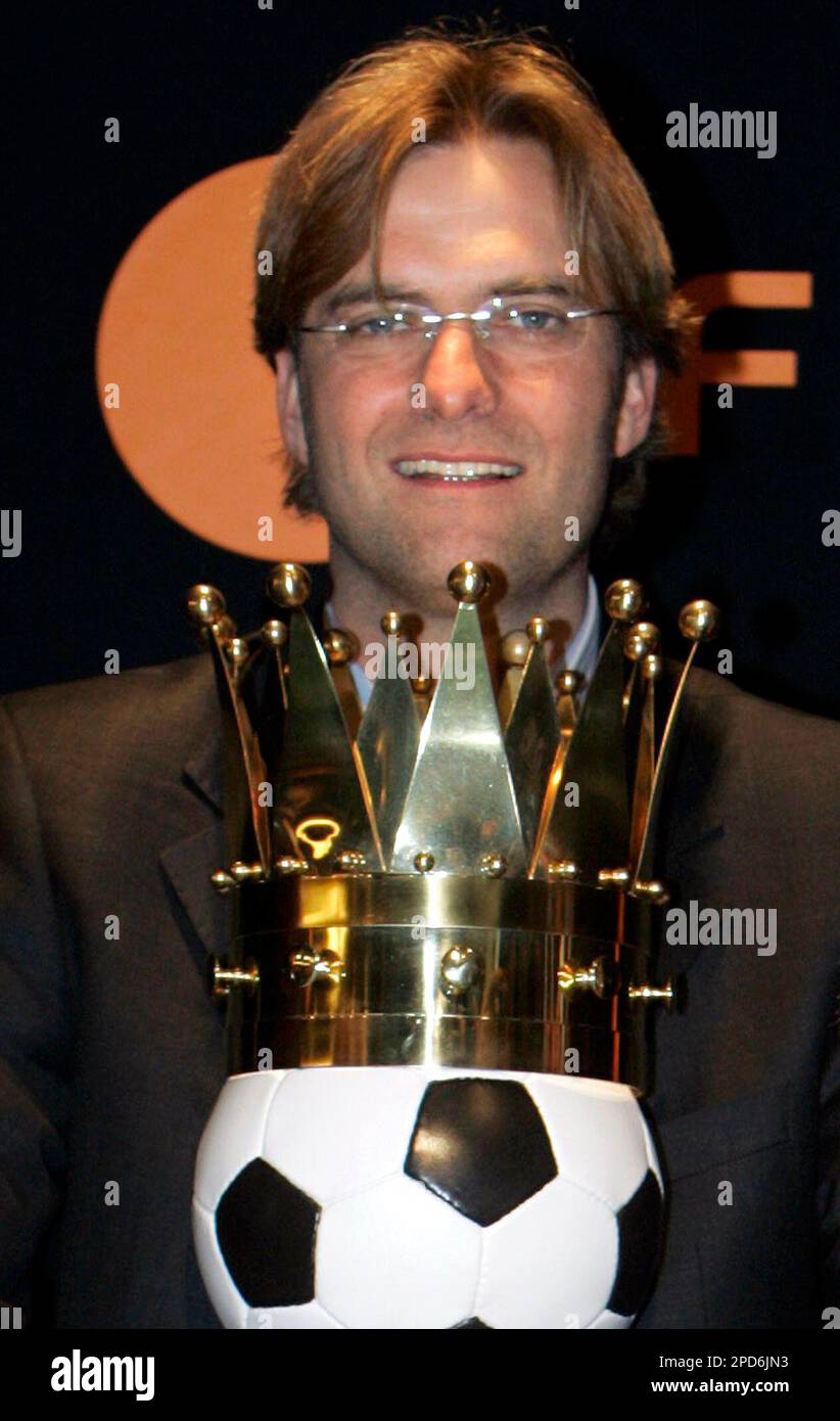 ** ARCHIV ** Der Trainer des Fussball Bundesligisten Mainz 05 und ZDF ...