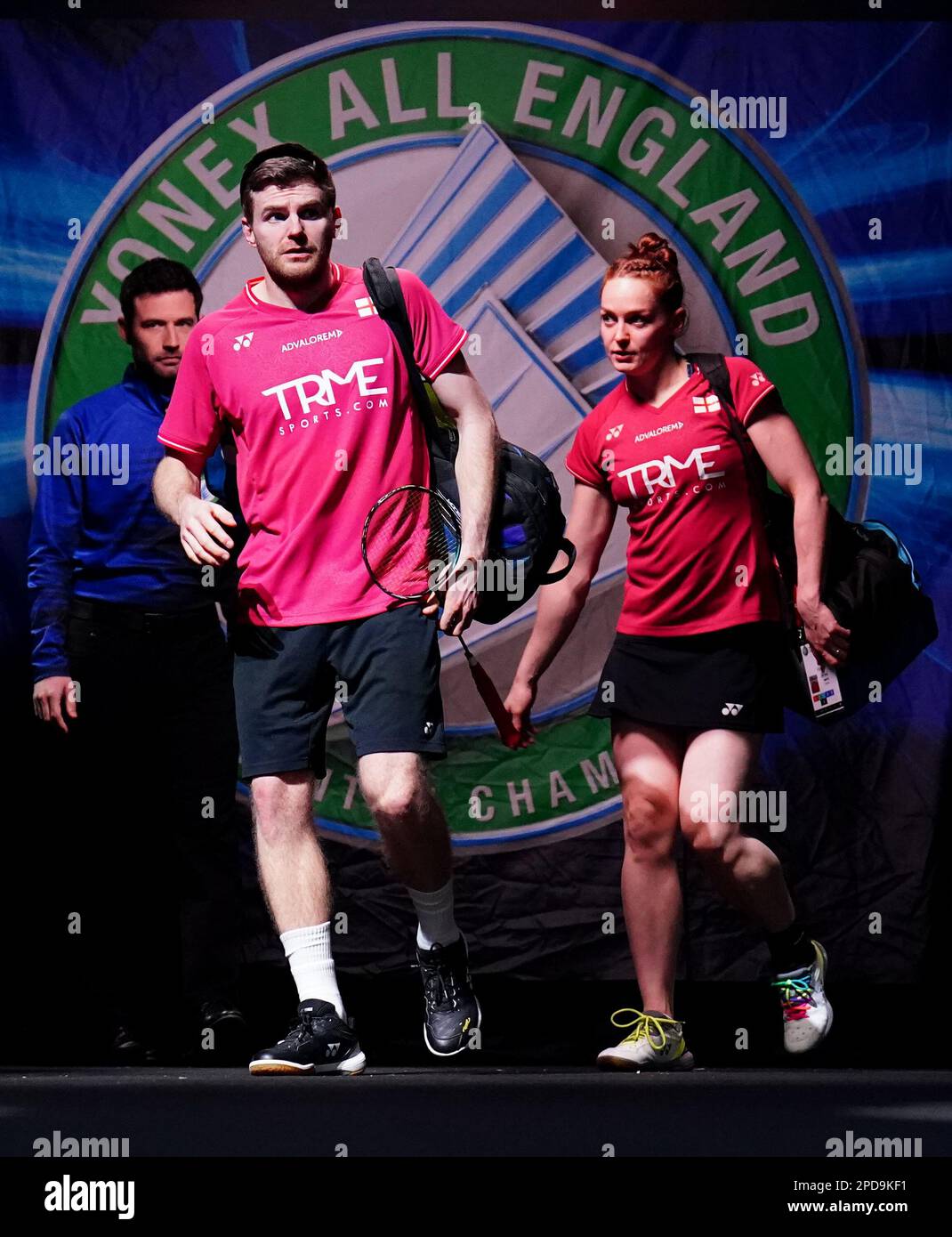 Marcus Ellis (à gauche) et Lauren Smith sortent pour jouer au Kyohei ...