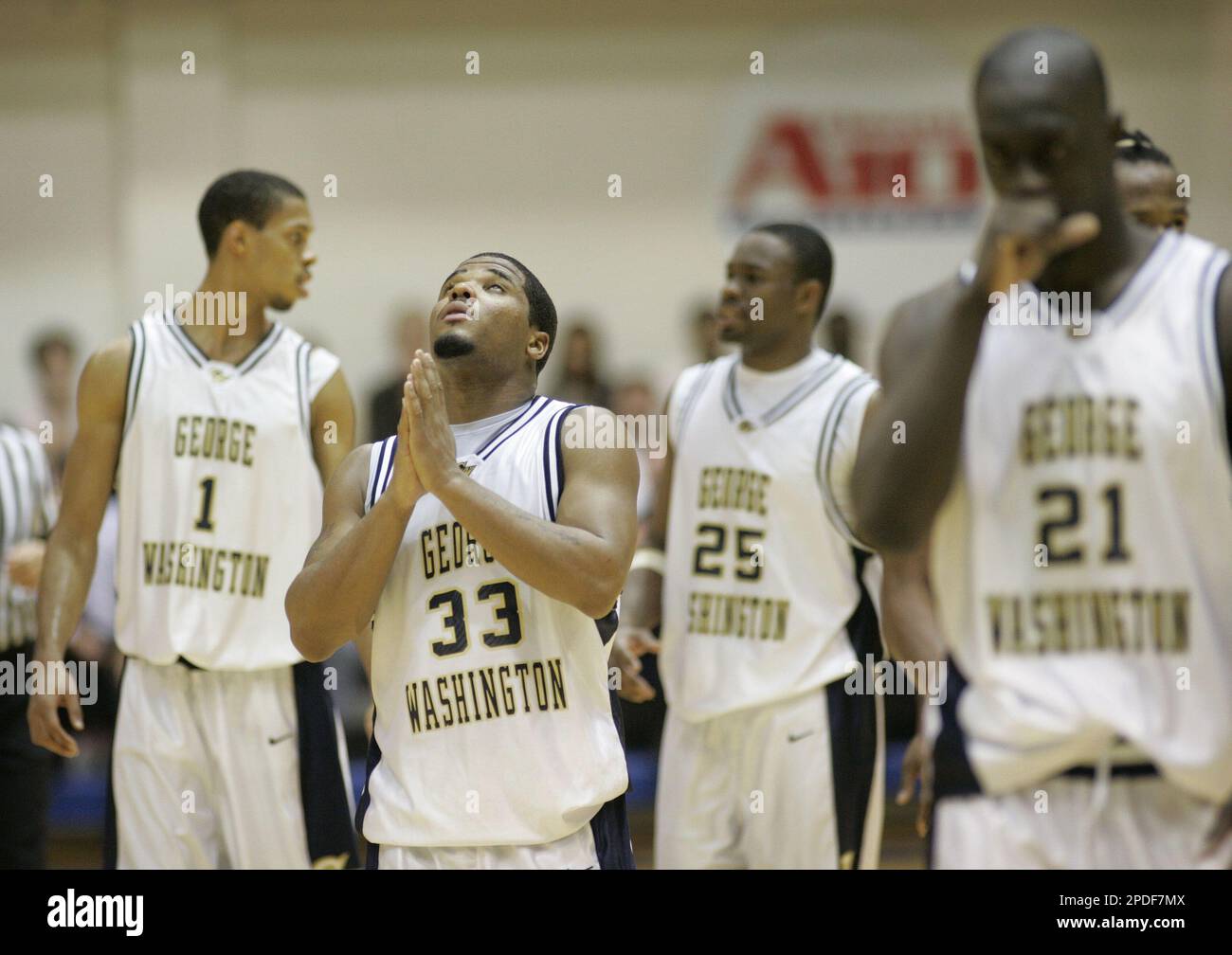 George Washington's Maureece Rice (33) gestures as he takes the court ...