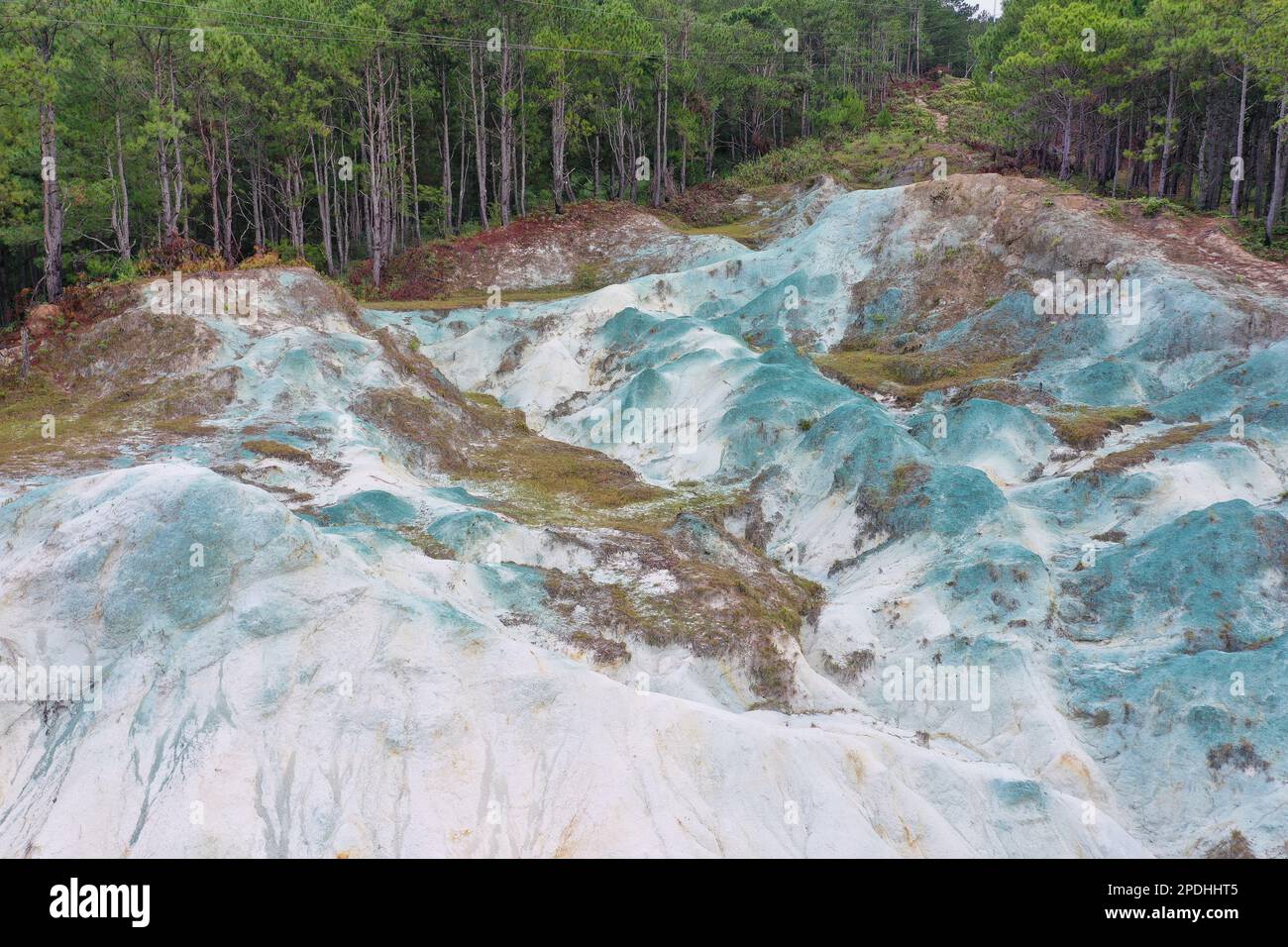 Le drone Panorama a tourné au-dessus des Blue Soil Hills à Sagada, aux Philippines, avec la ...