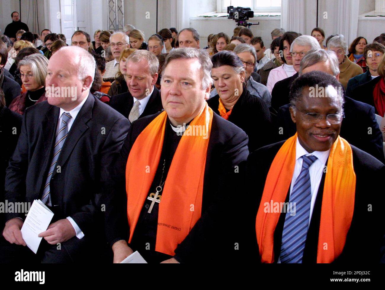 Der saechsische Ministerpraesident Georg Milbradt, Juergen Gohde ...