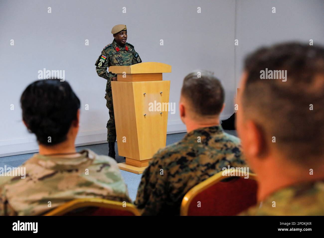Le colonel Richard Mensah des Forces armées du Ghana, commandant du ...