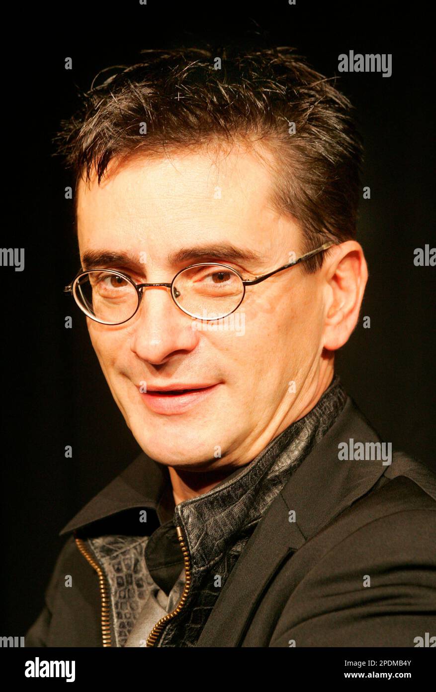 Der Kabarettist Mathias Richling posiert am Dienstag, 25. Oktober 2005 ...