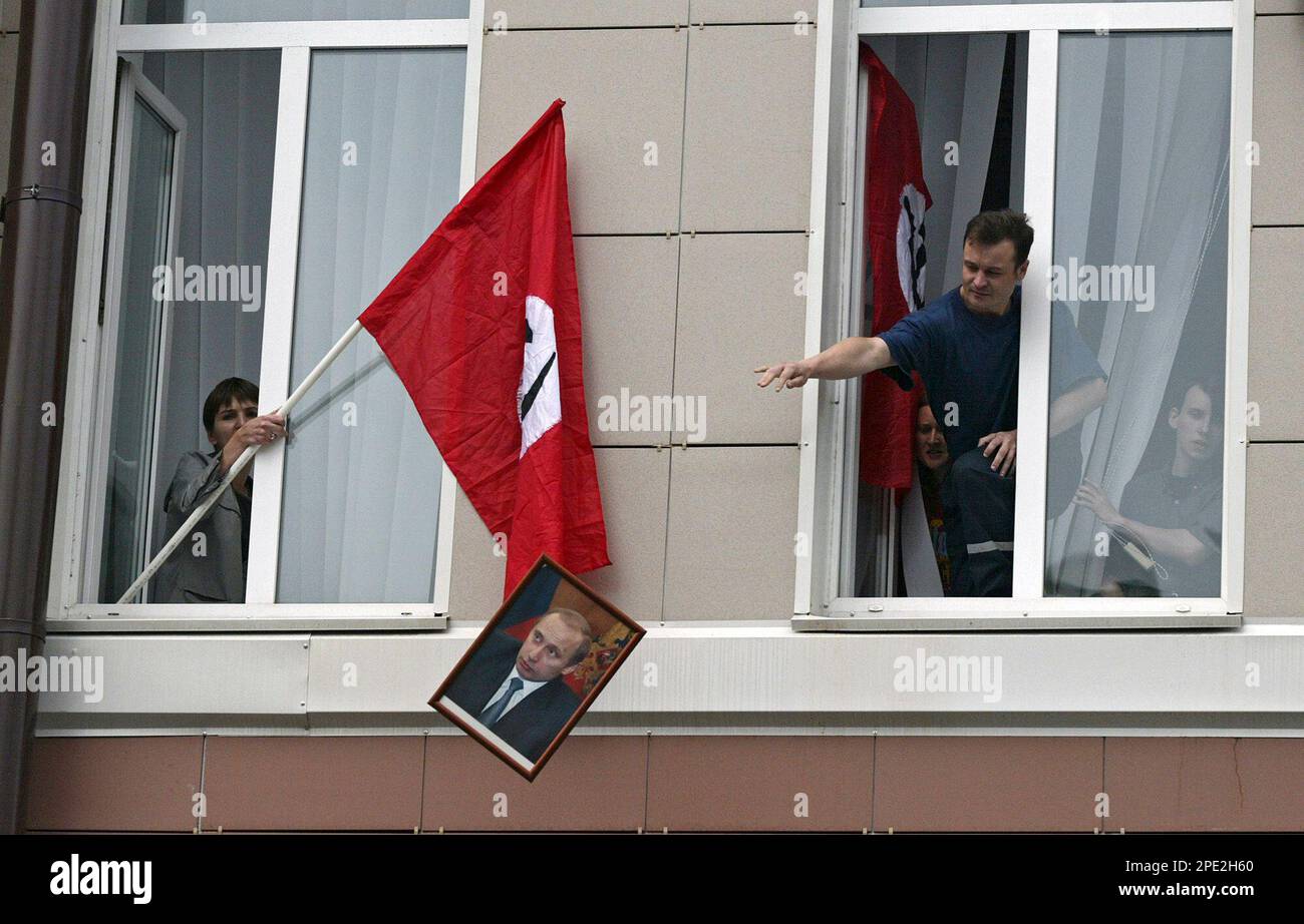 National Bolshevik party members storm Russian Health Ministry ...