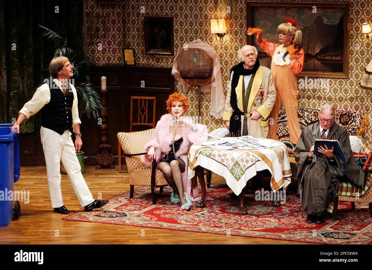 Horst Juessen in der Rolle des Adolar von Scheusslich, Elisabeth ...