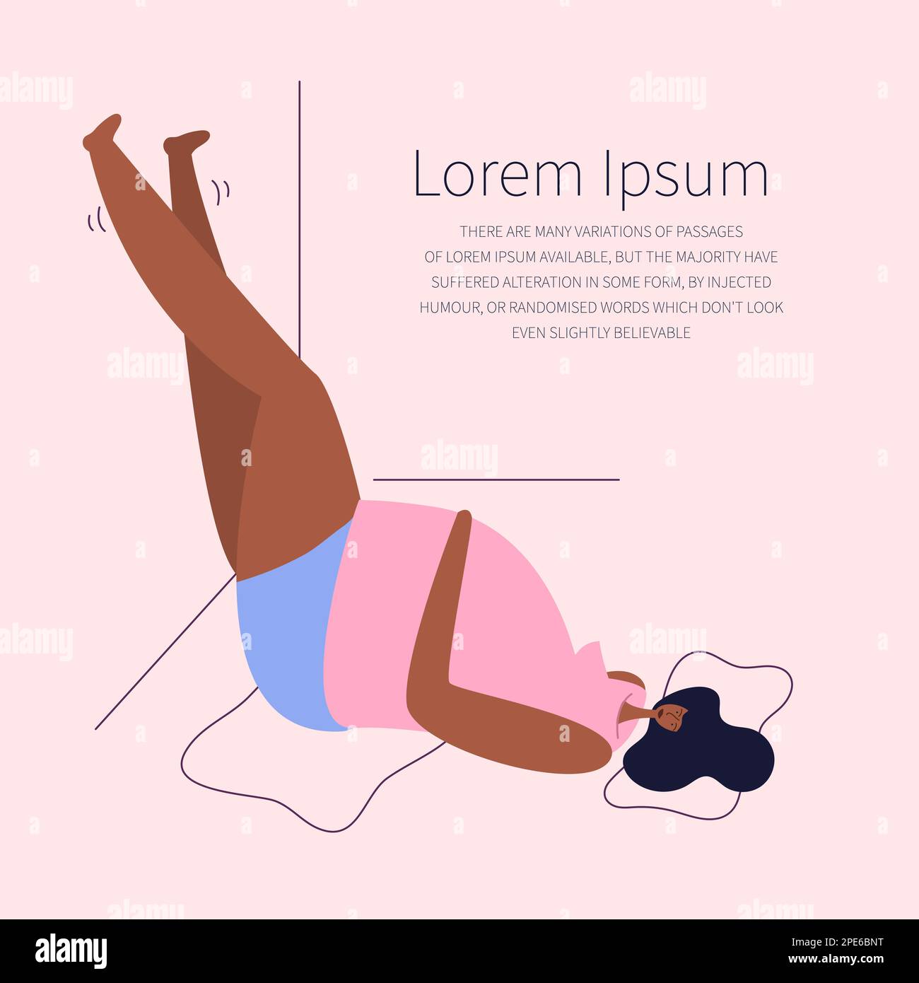 La femme enceinte se détend, élevant les pieds pour réduire l'enflure ...