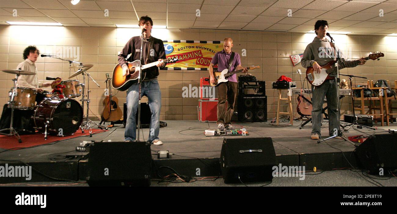 Stephen Kellogg lead singer of Stephen Kellogg and the Sixers, second ...