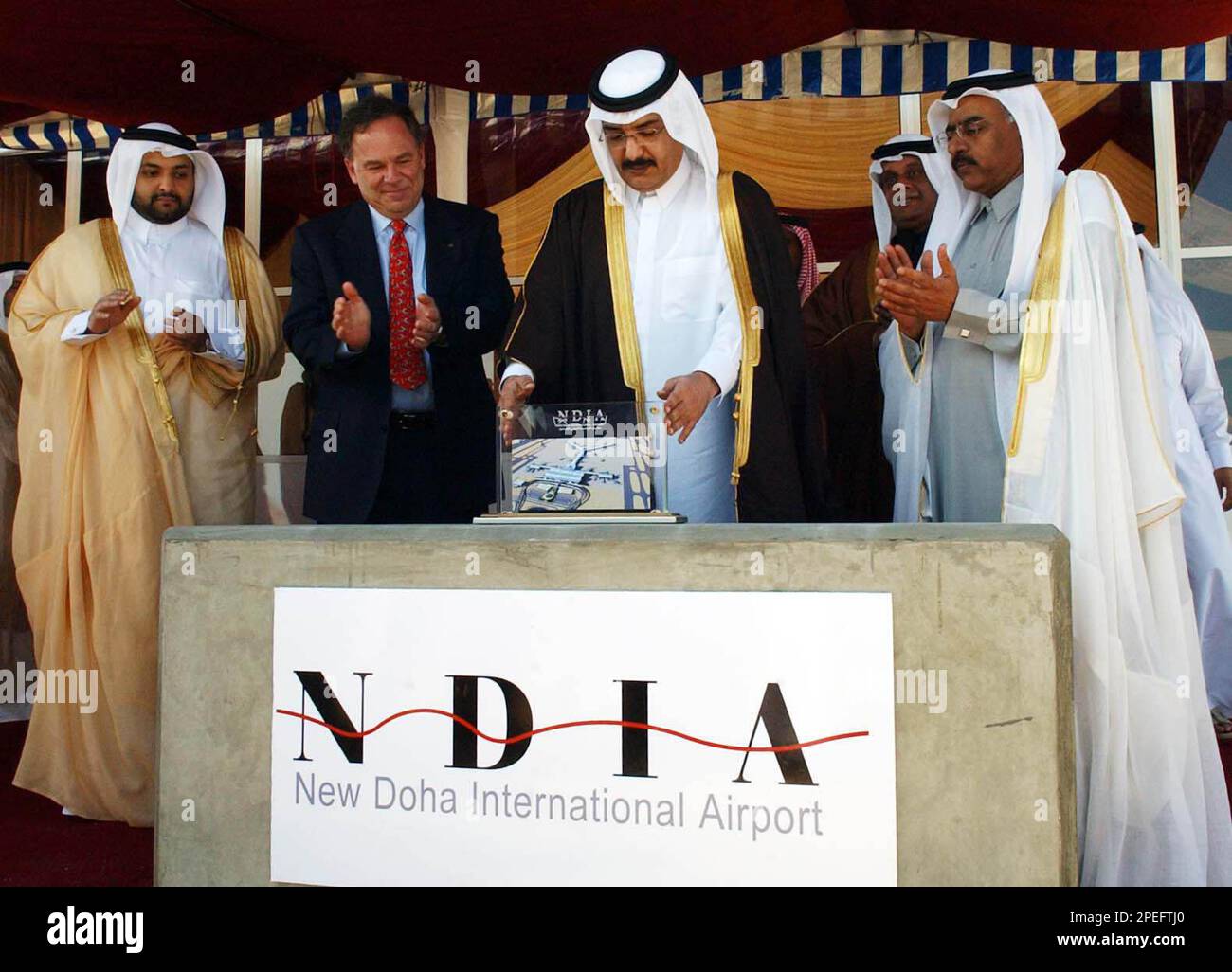 Qatar's Prime Minister Shaikh Abdulla Bin Khalifa Al Thani, centre ...