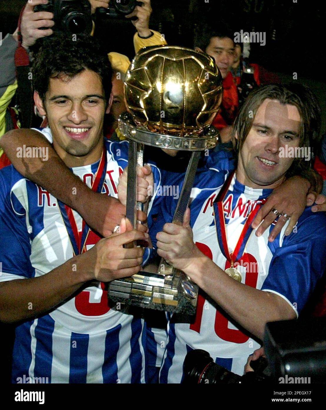 European club champion Portugal's FC Porto defense Ricardo Costa, left ...