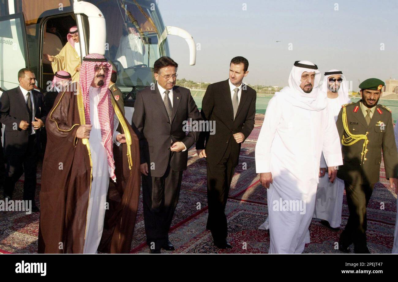 Leaders of Islamic countries, far left, Yemeni president, Ali Abdullah ...