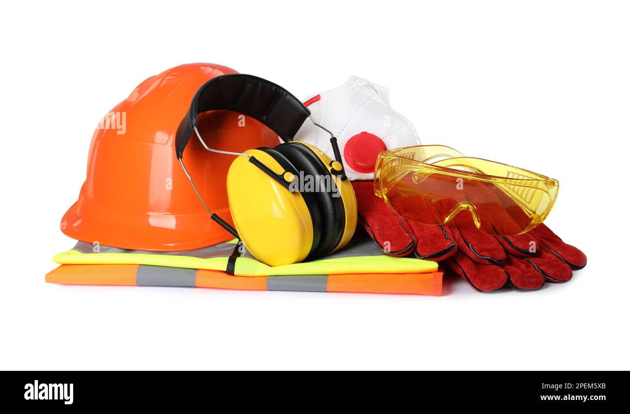 Différents équipements de protection individuelle sur fond blanc Photo ...