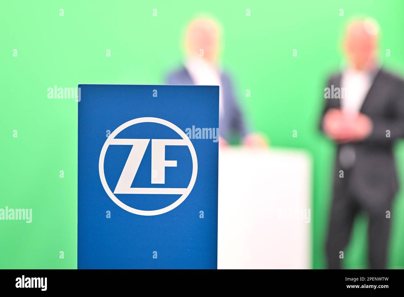 Groupe technologique zf Banque de photographies et d’images à haute ...