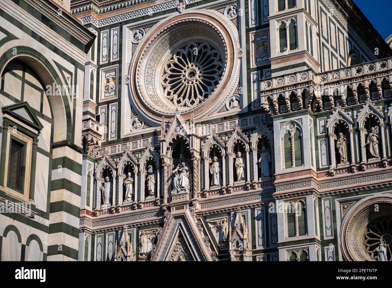 Duomo de Florence avec le célèbre Dôme de Brunelleschi, un symbole de ...