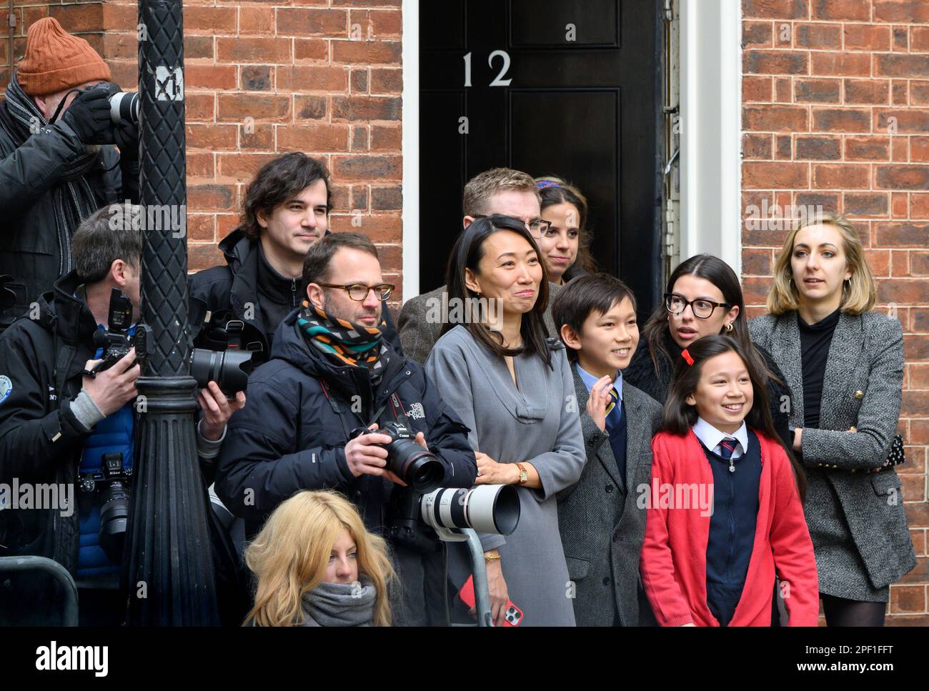 La famille de Jeremy Hunt regarde comme lui et l'équipe du trésor ...