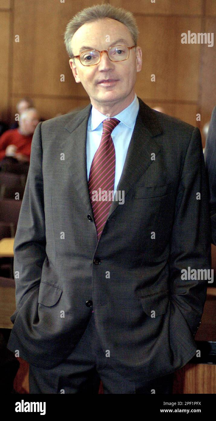 Der ehemalige Mannesmann-Vorstandsvorsitzende Klaus Esser steht am ...