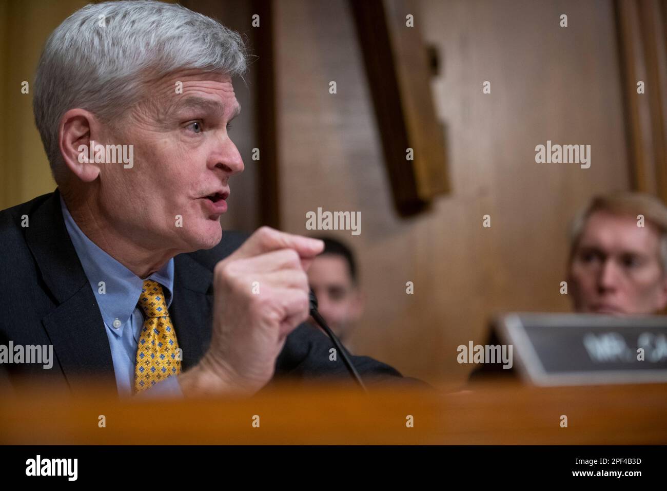 Le sénateur américain Bill Cassidy (républicain de Louisiane) répond à ...
