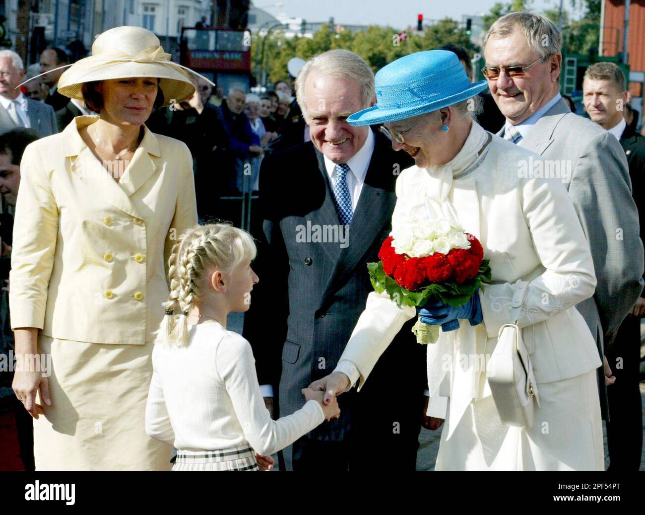 Daenemarks Koenigin Margrethe II erhaelt am Freitag, 5.September 2003 ...