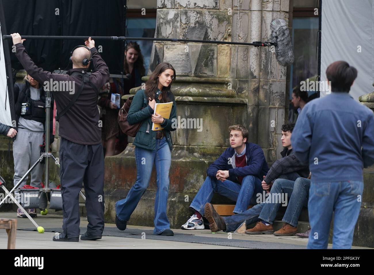 L'actrice Meg Bellamy, qui joue Kate Middleton, et l'actrice Ed McVey, qui joue le rôle du ...