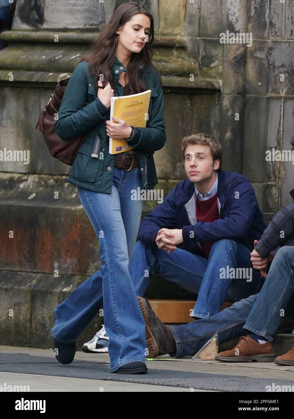 L'actrice Meg Bellamy, qui joue Kate Middleton, et l'actrice Ed McVey, qui joue le rôle du ...