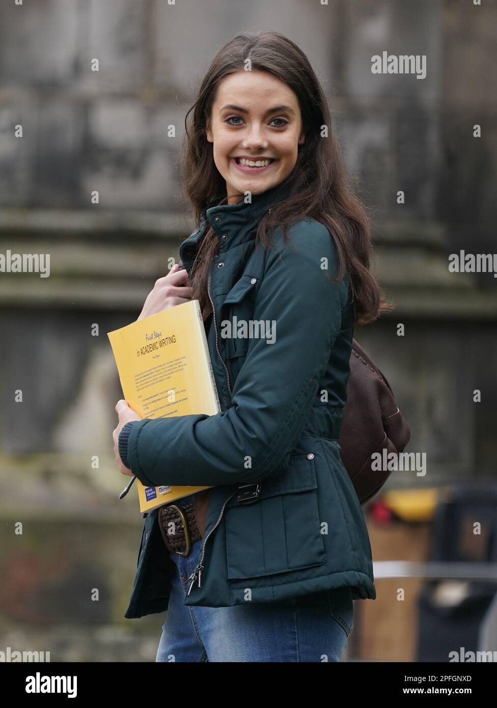 L'actrice Meg Bellamy, qui joue des scènes de tournage de Kate ...