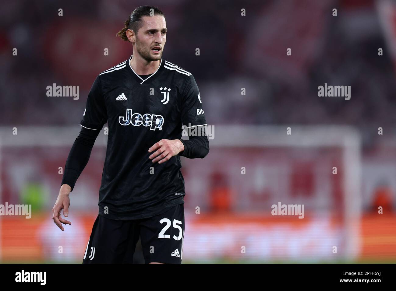 Adrien Rabiot de Juventus FC regarde pendant la manche de l'UEFA Europa ...