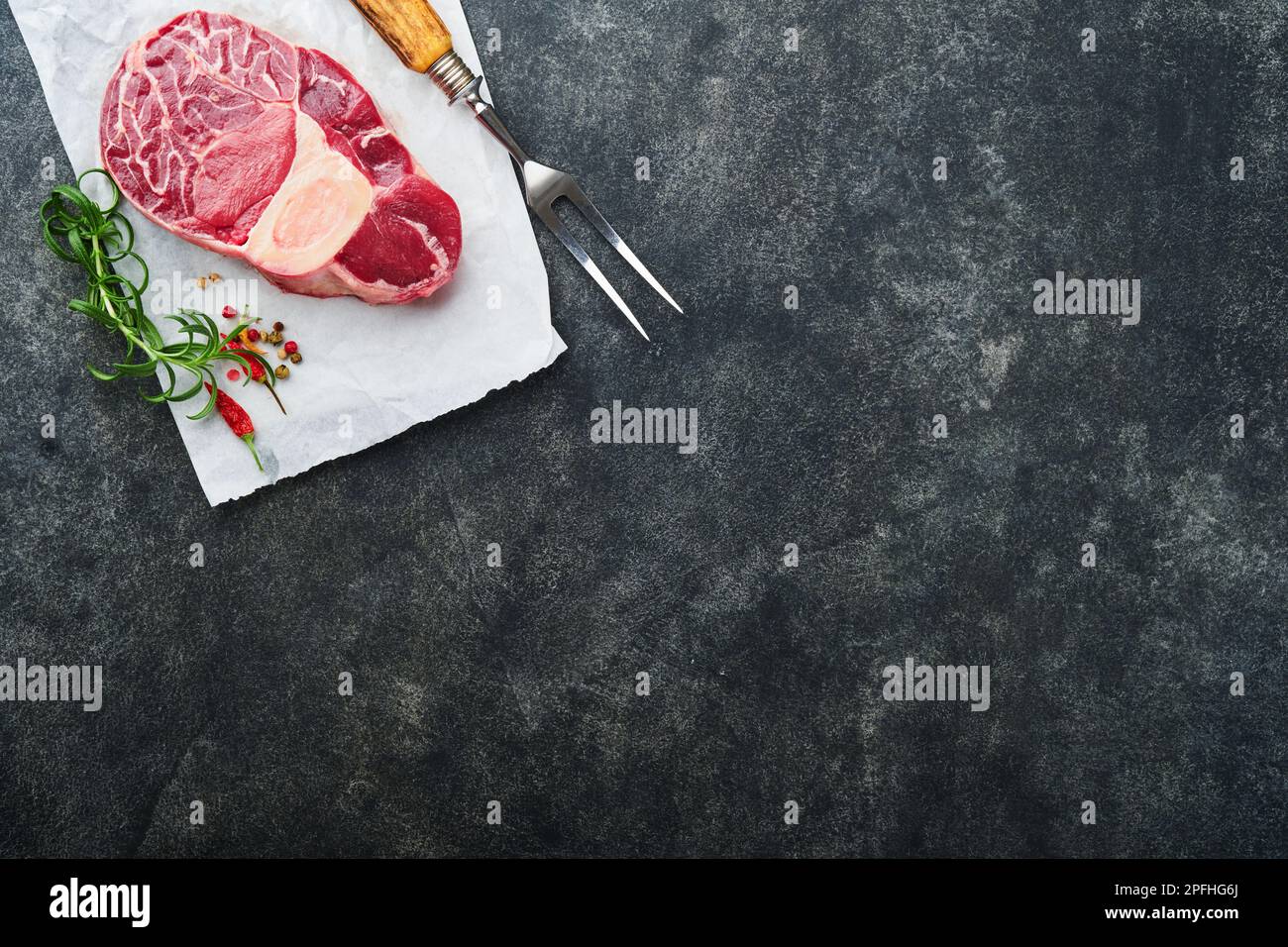 Steak de viande cru Osso Buco. Viande de barbecue. Jarret de veau frais ...